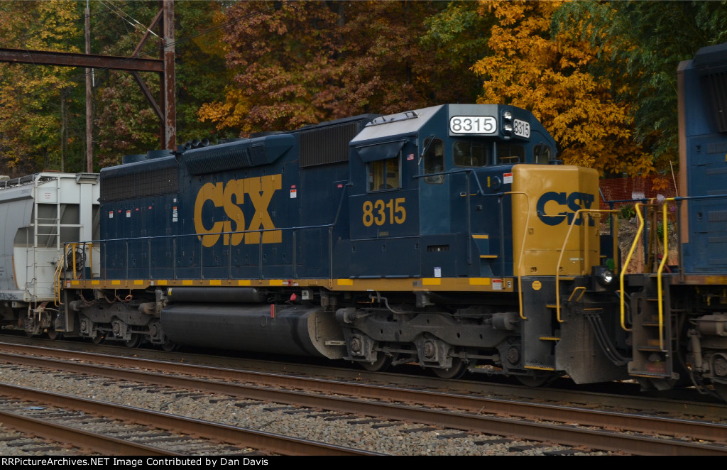 CSX SD40-2 8315 trails on Q439-23